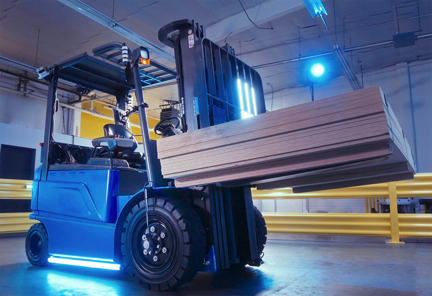 Autonomous DriveMod Forklifts | Cyngn Industrial AMRs